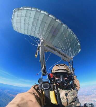 05-12-2023. Nuevo hito en salto paracaidista de los miembros de EZAPAC ...